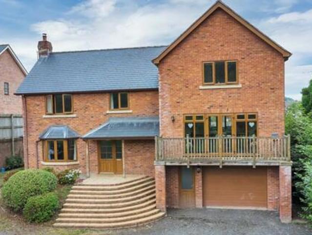 Watergate St, Llanfair Caereinion, 5 Bedroom House