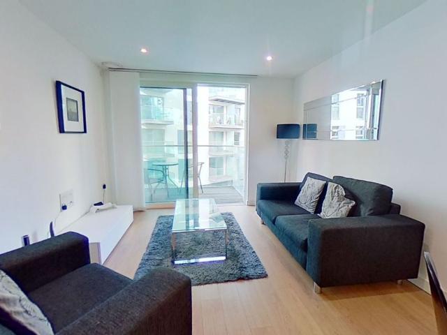 Waterhouse Apartments, Saffron Central Square, Croydon CR0, 1 bed flat to rent, £1,475 pcm | PrimeLocation
