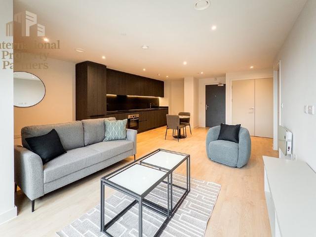 Waterhouse Gardens, Block B, Dutton Street, Manchester M3, 1 bed flat to rent, £1,450 pcm | PrimeLocation