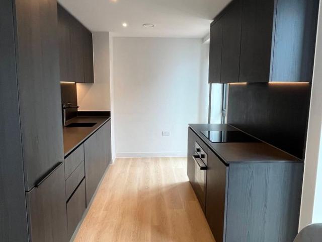 Waterhouse Gardens, Dutton Street, Manchester M3, 1 bed flat to rent, £1,500 pcm | PrimeLocation