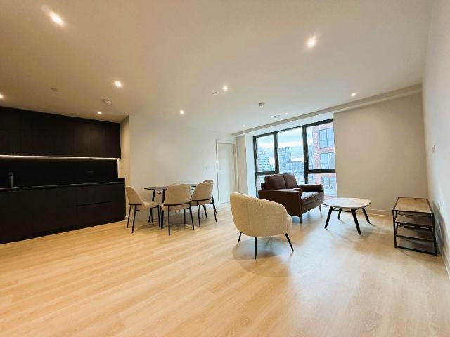 Waterhouse Gardens, Dutton Street, Manchester M3, 2 bed flat to rent, £1,650 pcm | PrimeLocation