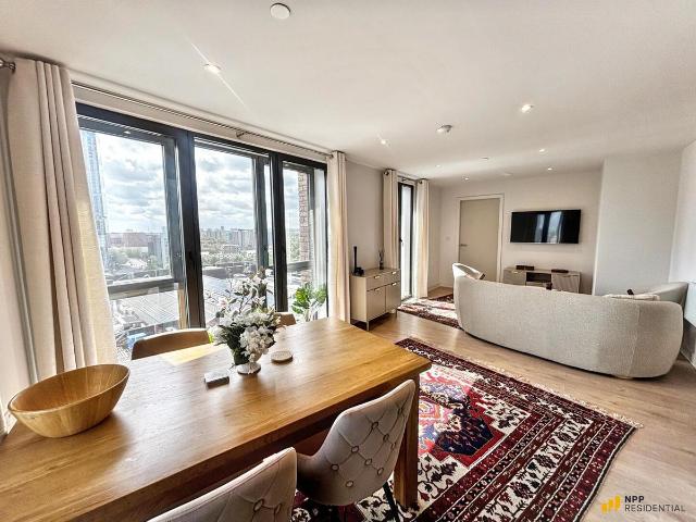 Waterhouse Gardens, Dutton Street, Manchester M3, 2 bed flat to rent, £2,100 pcm | PrimeLocation