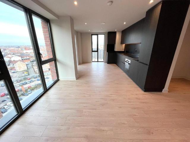 Waterhouse Gardens, Manchester M3 2 bed apartment to rent £1,750 pcm £404 pw