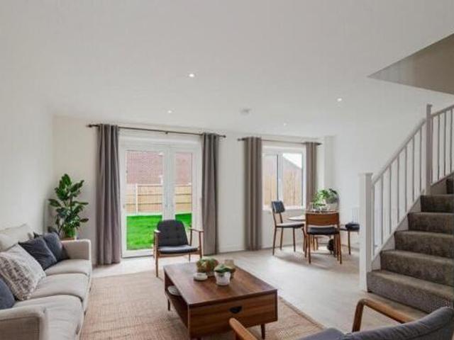 Waterlily Drive, Doncaster, 3 Bedroom House