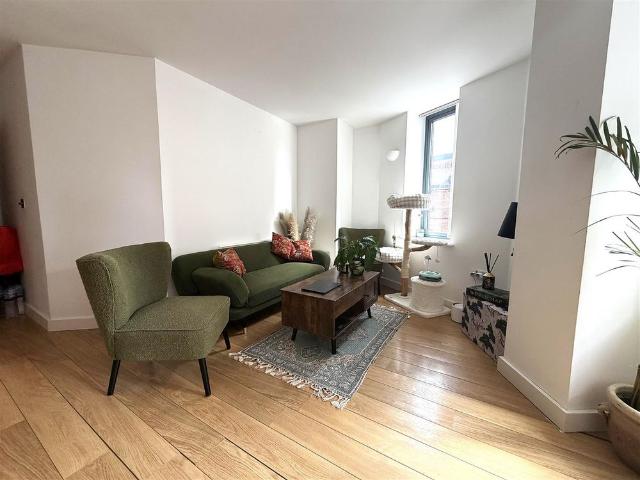 Waterloo Court, Leeds City Centre, LS10 1QN