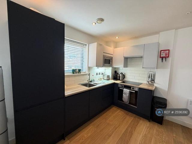 Waterloo Court, Leeds, LS10 2 bed flat to rent £1,495 pcm £345 pw