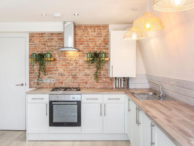 Waterloo House, 7 Byron Street E14, 1 bed flat to rent, £1,850 pcm | PrimeLocation