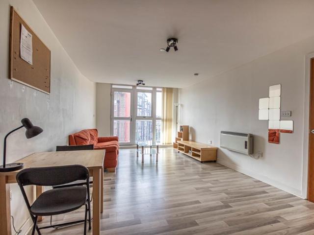 Waterloo House, Thornton Street. 2 bed apartment to rent £1,050 pcm £242 pw