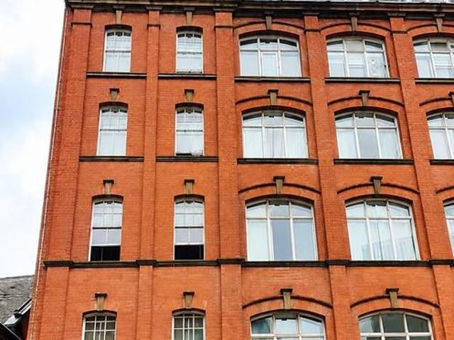Waterloo House, Thornton Street. 2 bed flat to rent £1,395 pcm £322 pw