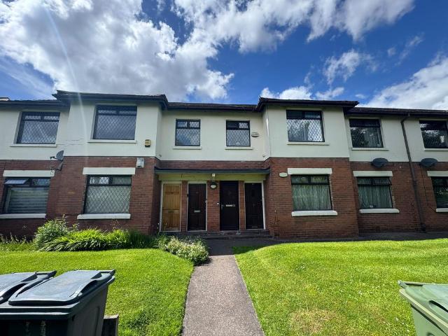 Waterloo Road, Manchester M8 2 bed flat to rent £1,000 pcm £231 pw