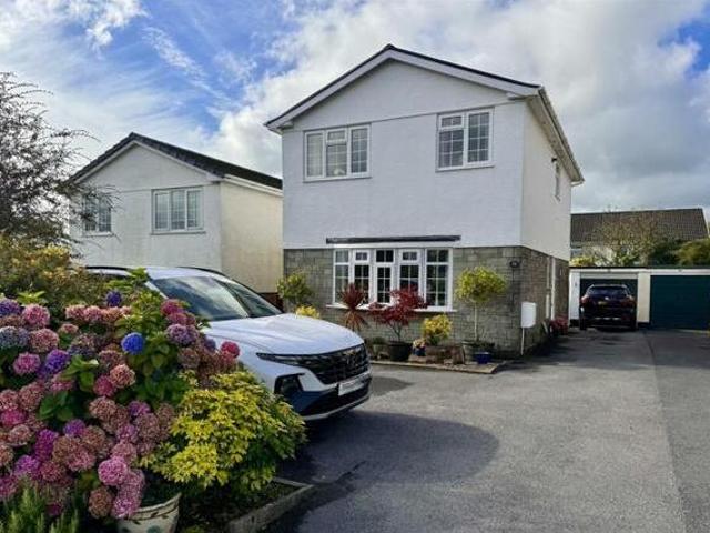 Waterloo Road, Capel Hendre, 3 Bedroom Detached