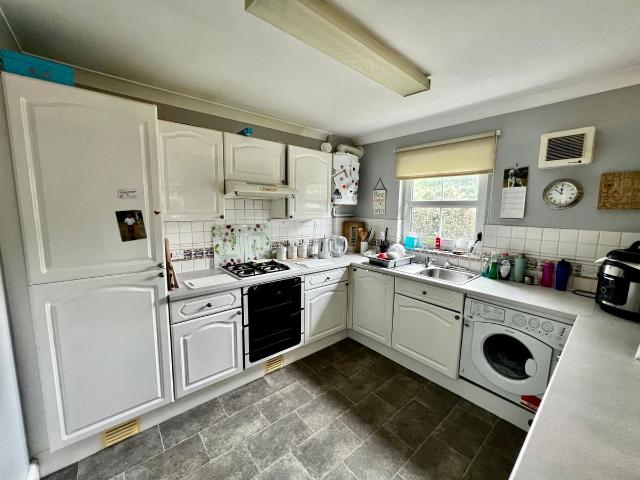 Waterloo Road, Epsom KT19, 2 bed end terrace house to rent, £1,900 pcm | PrimeLocation
