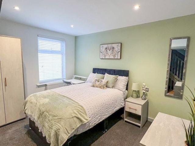 Waterloo Road, Gillingham, Kent ME7, 2 bed property to rent, £830 pcm | PrimeLocation