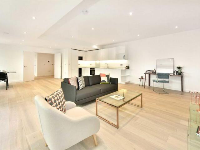 Waterloo Road, London SE1 2 bed flat to rent £4,767 pcm £1,100 pw