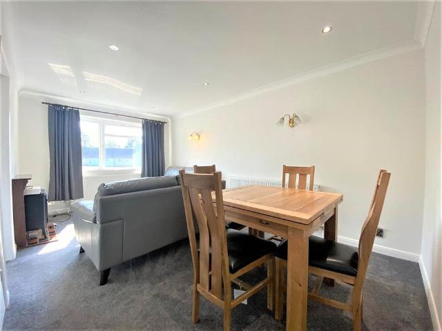 Waterloo Road, Uxbridge, UB8
