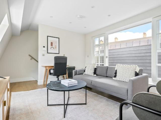 Waterloo SE1, 3 bed flat to rent, £5,250 pcm | PrimeLocation