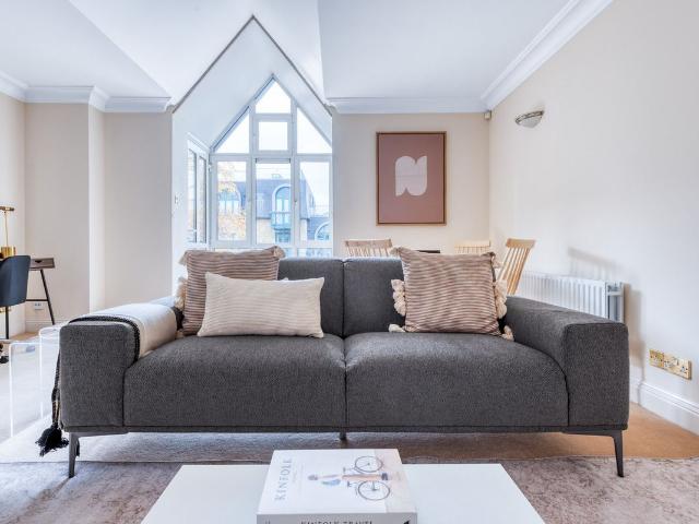 Waterloo SE1, 2 bed flat to rent, £4,460 pcm | PrimeLocation
