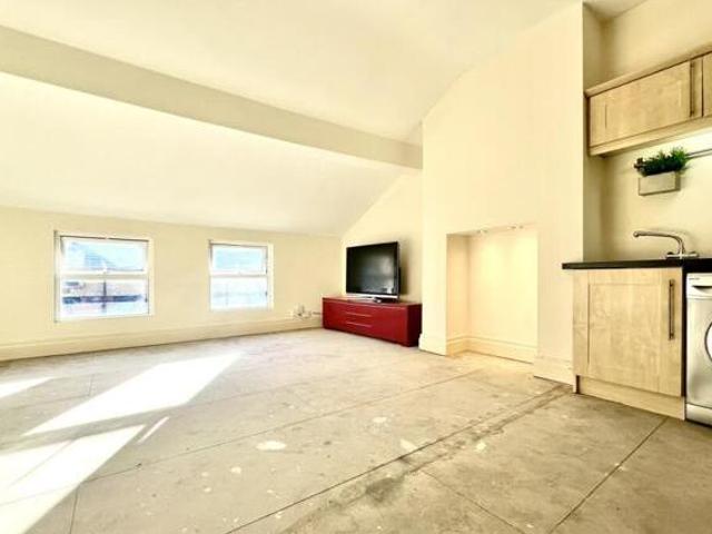 Waterloo, St. Johns Road, Liverpool, 2 Bedroom Apartment