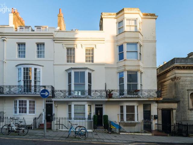 Waterloo Street, Hove, BN3 3 bed flat to rent £2,000 pcm £462 pw