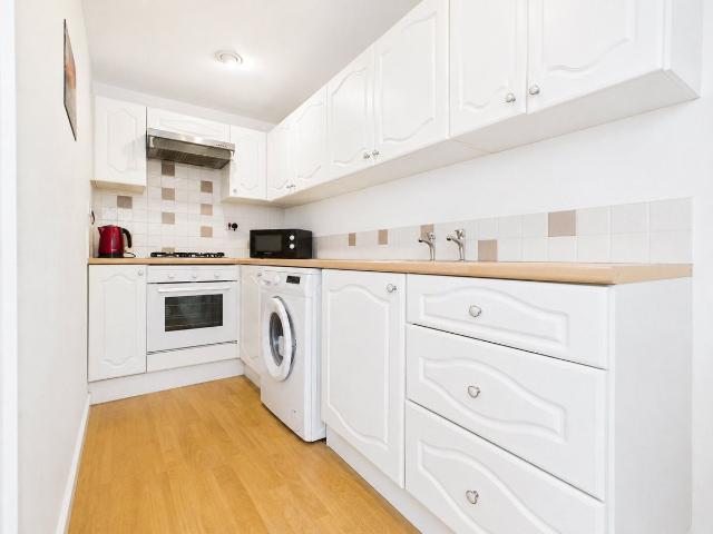 Waterloo Street, Hove, East Sussex BN3, 1 bed flat to rent, £1,200 pcm | PrimeLocation