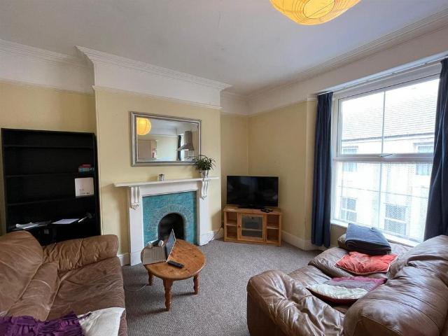 Waterloo Street, Plymouth PL4 5 bed house to rent £2,275 pcm £525 pw