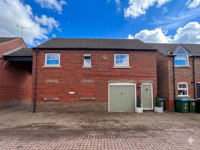 Waterperry Mews, Aylesbury HP19, 1 bed property to rent, £1,200 pcm | PrimeLocation