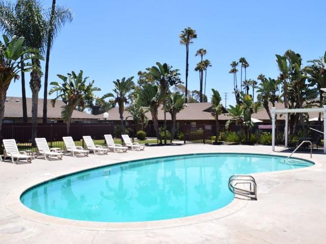 Waterstone Gardens 2 Bedroom Apartment for Rent at 14445 Red Hill Ave, Tustin, CA 92780 Tustin
