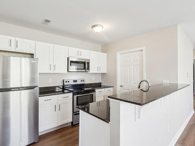 Water's Bend 2 Bedroom Apartment for Rent at 350 Sycamore Ln, South Lebanon, OH 45065