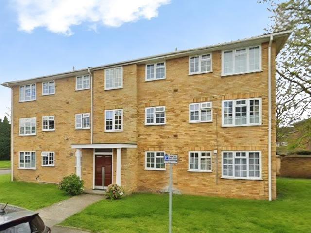 Waters Drive, Staines On Thames TW18, 3 bed flat to rent, £1,600 pcm | PrimeLocation