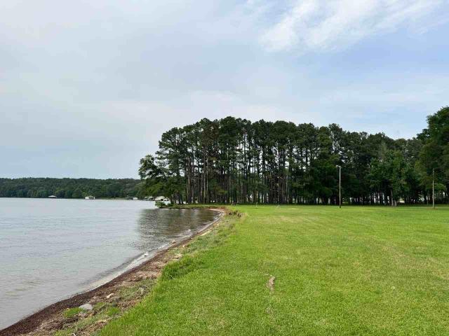Water's Edge 2 Bedroom Apartment for Rent at 16990 County Road 1261, Flint, TX 75762