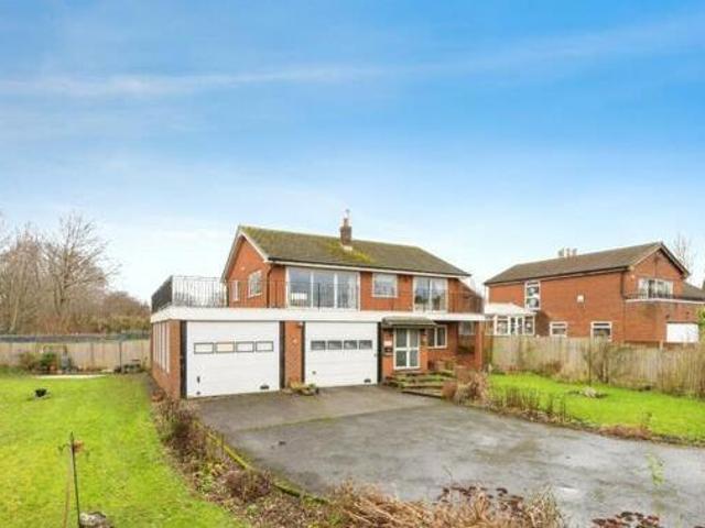 Waters Edge, Worsley, 2 Bedroom Detached