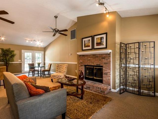 Waters Edge Apartment Homes NC One Bedroom Trinity 610 sqft