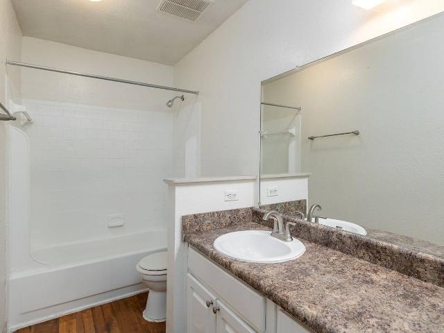 Waters Edge Apartments 2 Bedroom Apartment for Rent at 8601 Roberts Dr, Sandy Springs, GA 30350