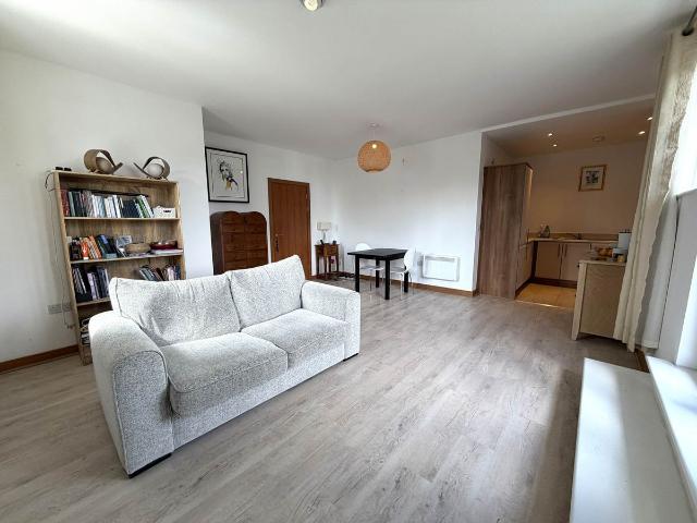 Waters Edge, Canterbury CT1, 1 bed flat to rent, £1,000 pcm | PrimeLocation