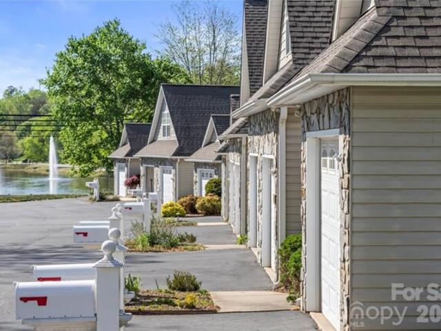 Waters Edge Dr, Weaverville, Condo For Sale
