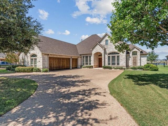 Waters Edge Dr, Granbury, Home For Sale