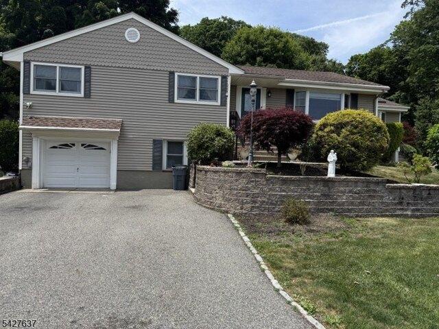 Waters Edge, Kinnelon, Home For Sale