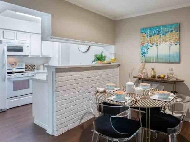 Waters of Winrock Apartments 2 Bedroom Apartment for Rent at 6403 Del Monte Dr, Houston, TX 77057 Great Uptown