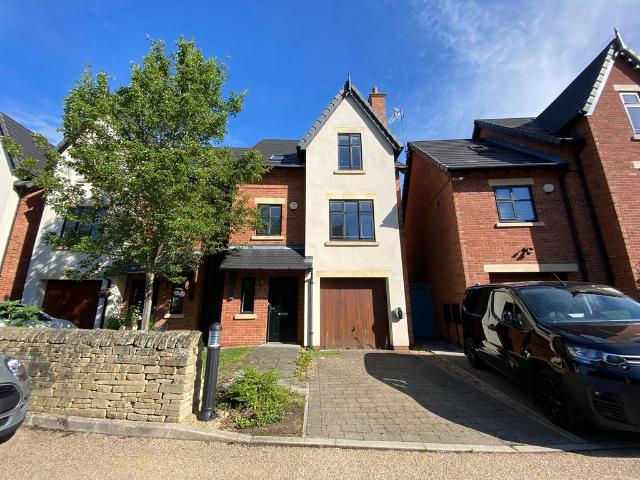 Waters Way, Manchester M28 4 bed detached house to rent £2,300 pcm £531 pw