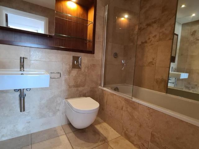 Waterside, 10, William Jessop Way, Liverpool L3, 2 bed flat to rent, £975 pcm | PrimeLocation