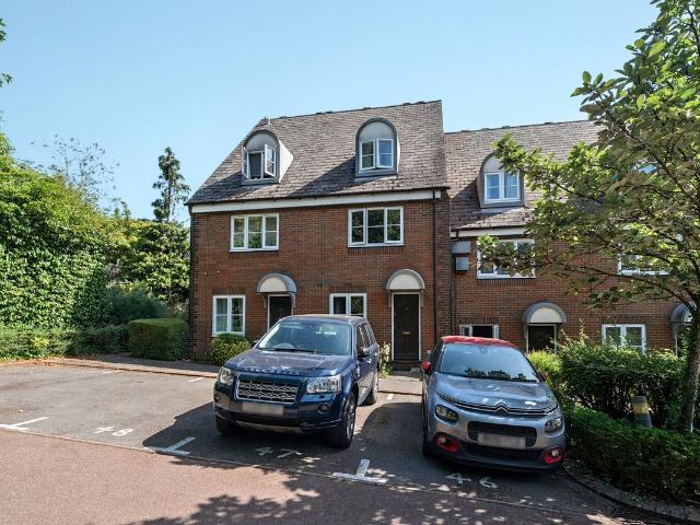 Waterside Court, Alton, Hampshire GU34, 2 bed flat to rent, £1,350 pcm | PrimeLocation