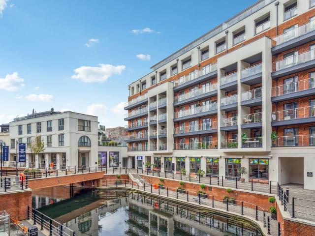 Waterside Court, The Colanade, Maidenhead SL6, 2 bed flat to rent, £1,950 pcm | PrimeLocation