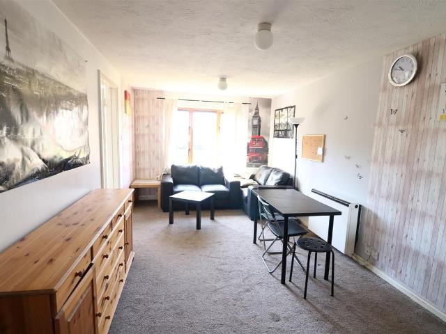 Waterside Close, Barking IG11, 1 bed flat to rent, £1,350 pcm | PrimeLocation