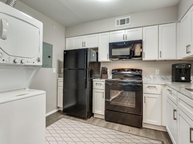 Waterside Apartment Homes 2 Bedroom Apartment for Rent at 1365 E Interstate 30, Garland, TX 75043