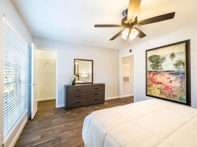 Waterside Apartments 2 Bedroom Apartment for Rent at 10121 Windmill Lakes Blvd, Houston, TX 77075 Southbelt Ellington