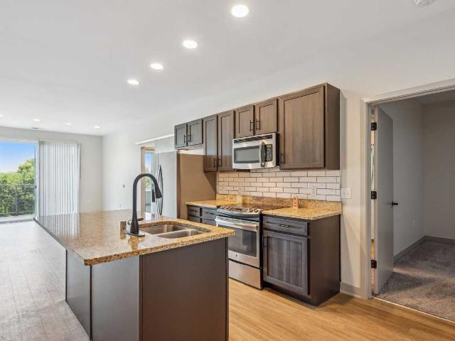 Waterside at River Park Apartments 1 Bedroom Apartment for Rent at 1800 Marinas Edge Way Ste 100, Louisville, KY 40206 Butchertown