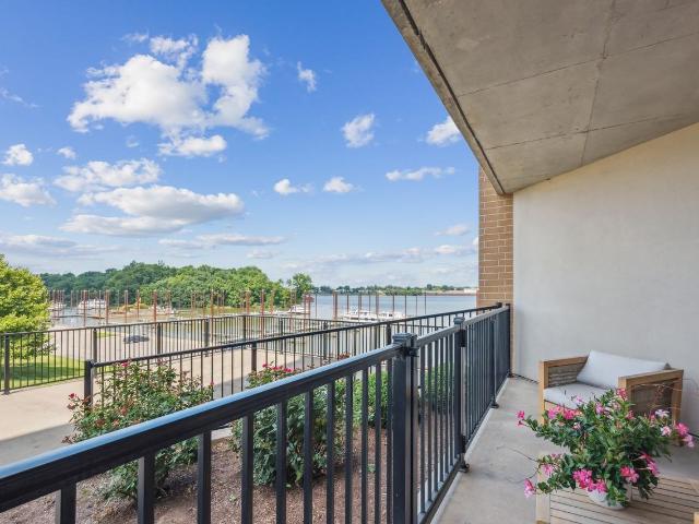 Waterside at River Park Apartments 1 Bedroom Apartment for Rent at 1800 Marinas Edge Way Ste 100, Louisville, KY 40206 Butchertown