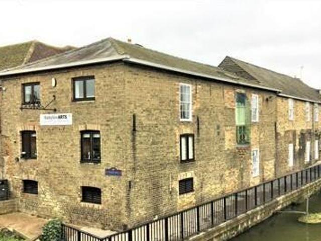 Waterside, Babylon Bridge, Property For Rent