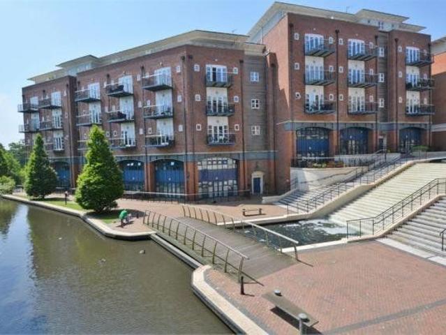 Waterside, Dickens Heath B90, 2 bed flat to rent, £1,100 pcm | PrimeLocation