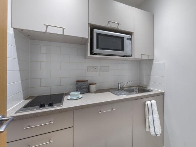 Waterside House, Milton Keynes, MK6 Studio to rent £1,050 pcm £242 pw